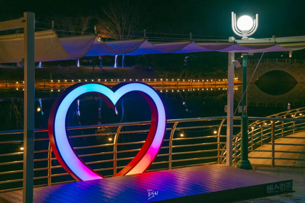 A Cozy Night Under Warm Lights: Experiencing the Ulsan Christmas Market ...